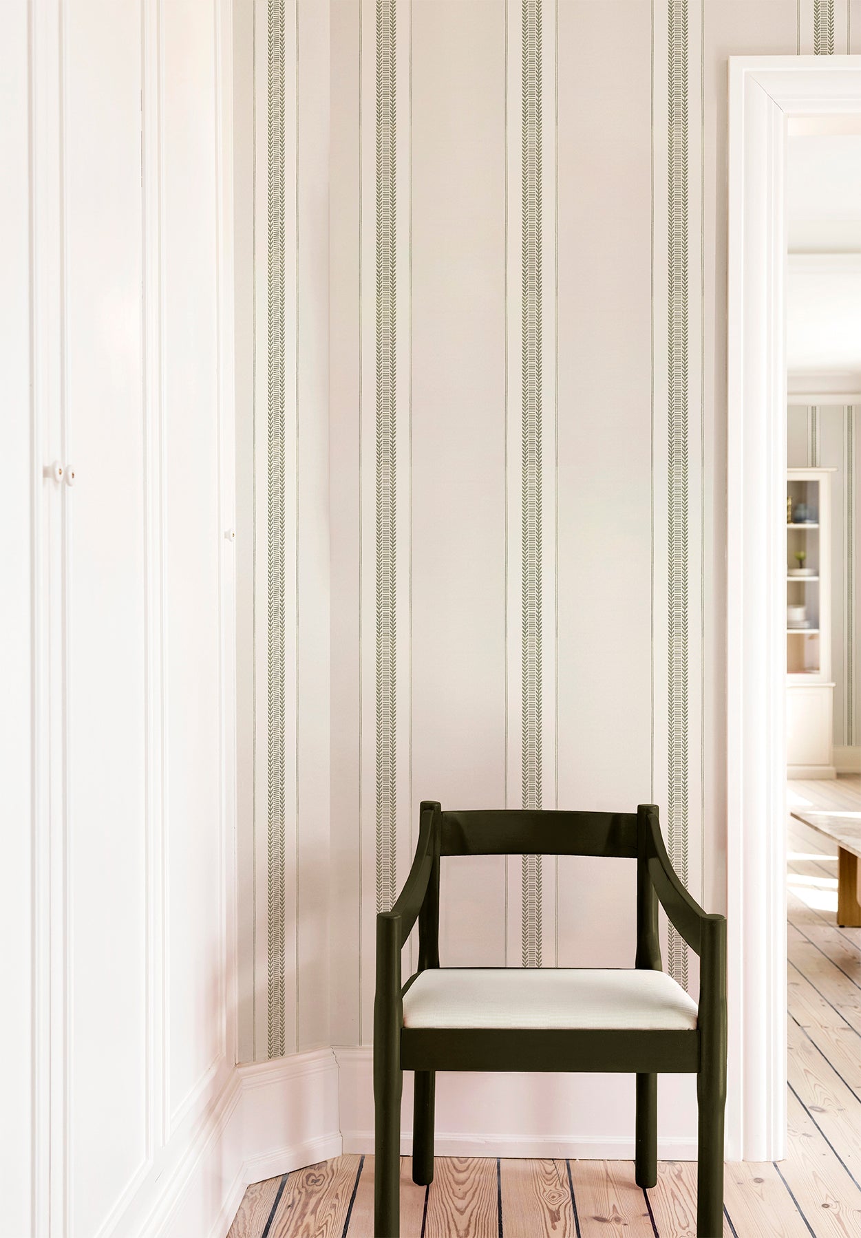 Papier peint Rayure Laurier par Isidore Leroy – IsidoreLeroy